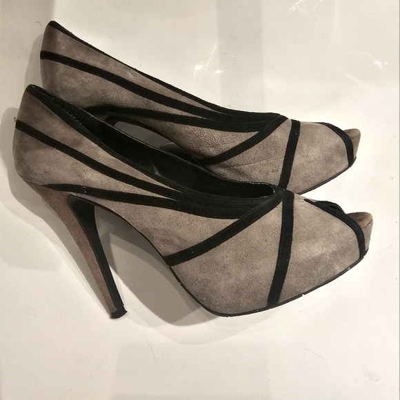Jessica Simpson | Shoes | 85 Gray Wbllk Stripe Peektoe Shoe | Poshmark